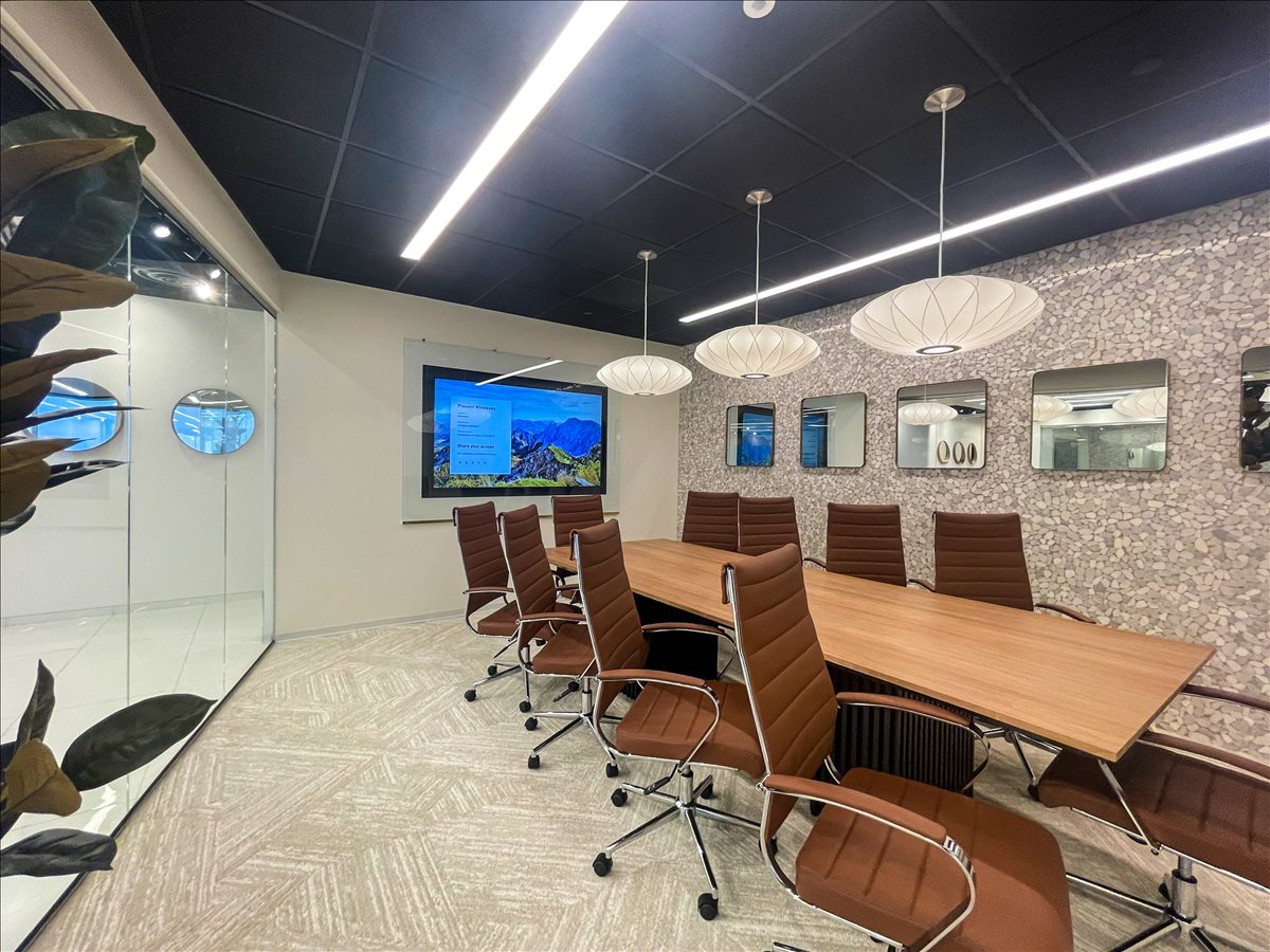 Rent Office Space in Houston TX on 24 Greenway Plaza, Weslayan Tower